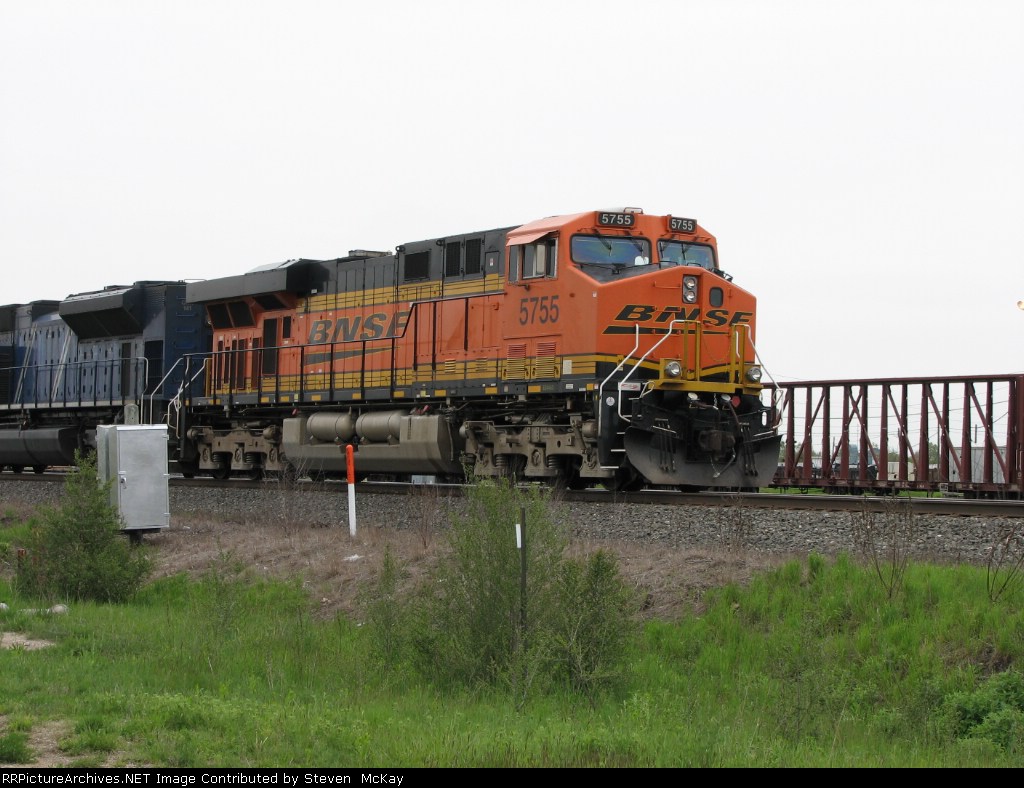 BNSF 5755